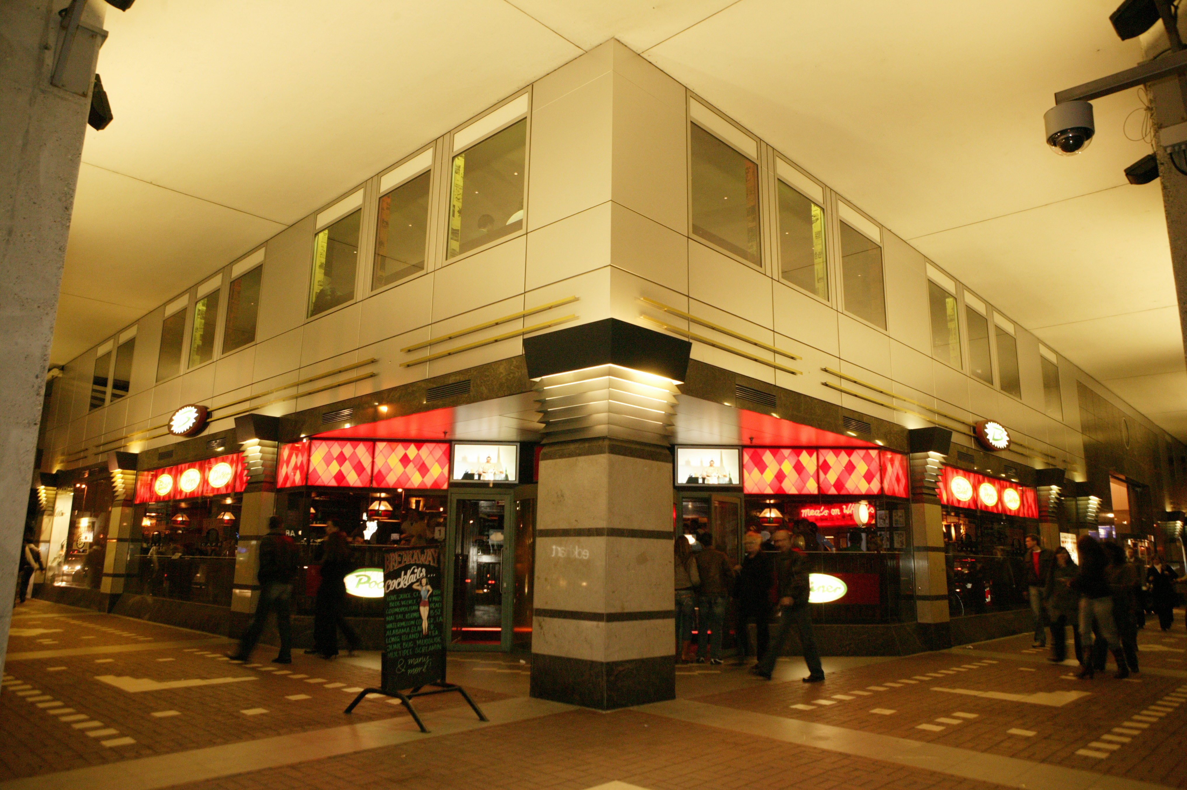 (Gesloten) Mad Mick's Breakaway Café in Rotterdam - Eet.nu