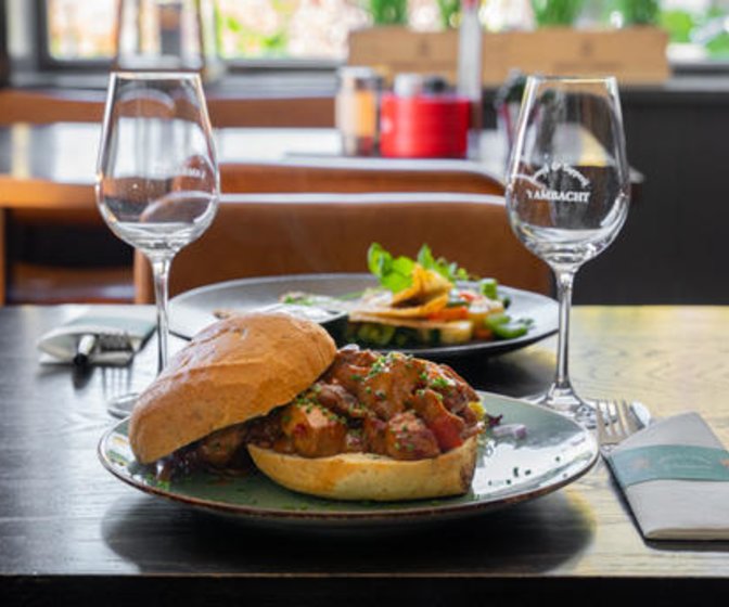 't Ambacht in Hendrik-Ido-Ambacht - Eet.nu