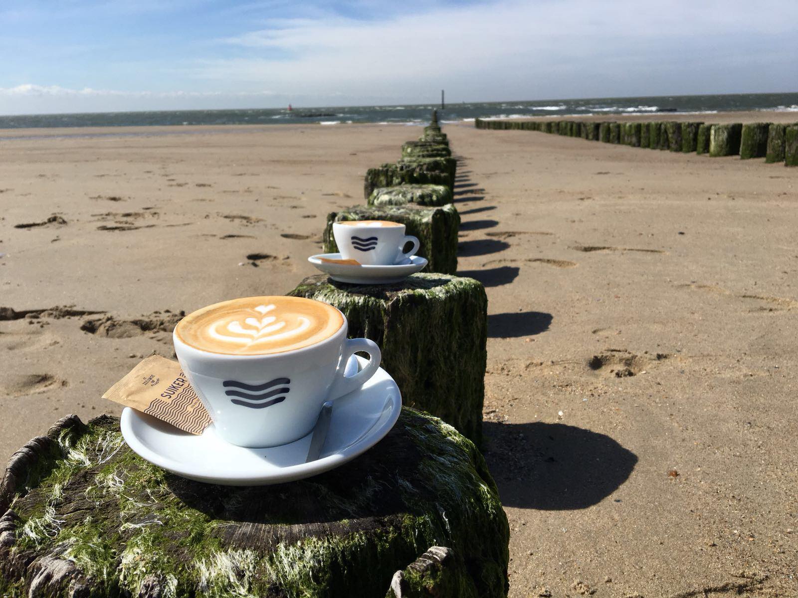 Strandbar Bombaai in Westkapelle - Eet.nu